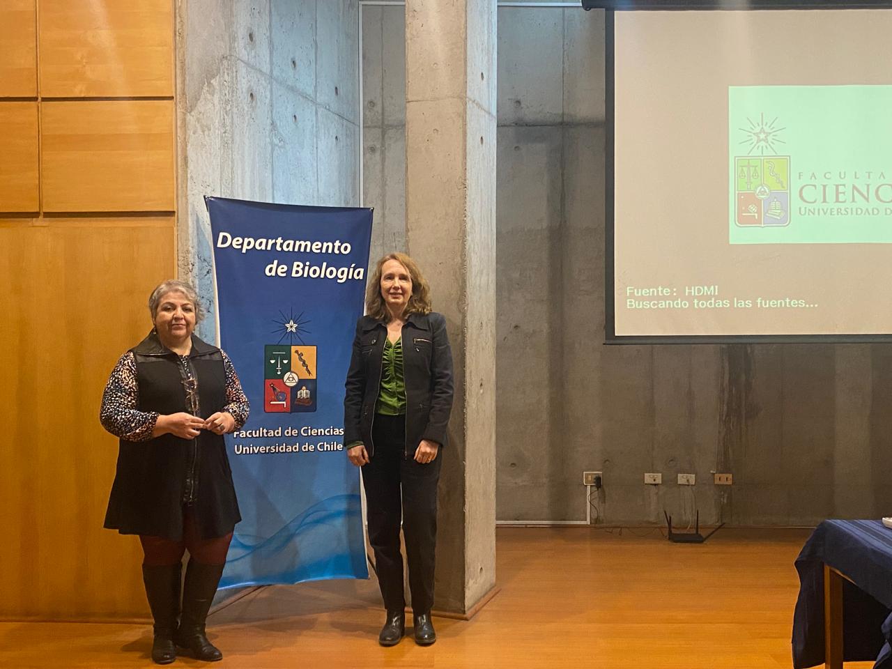 Prof. Dra. Claudia Stange expone en Diálogos del Departamento de ...